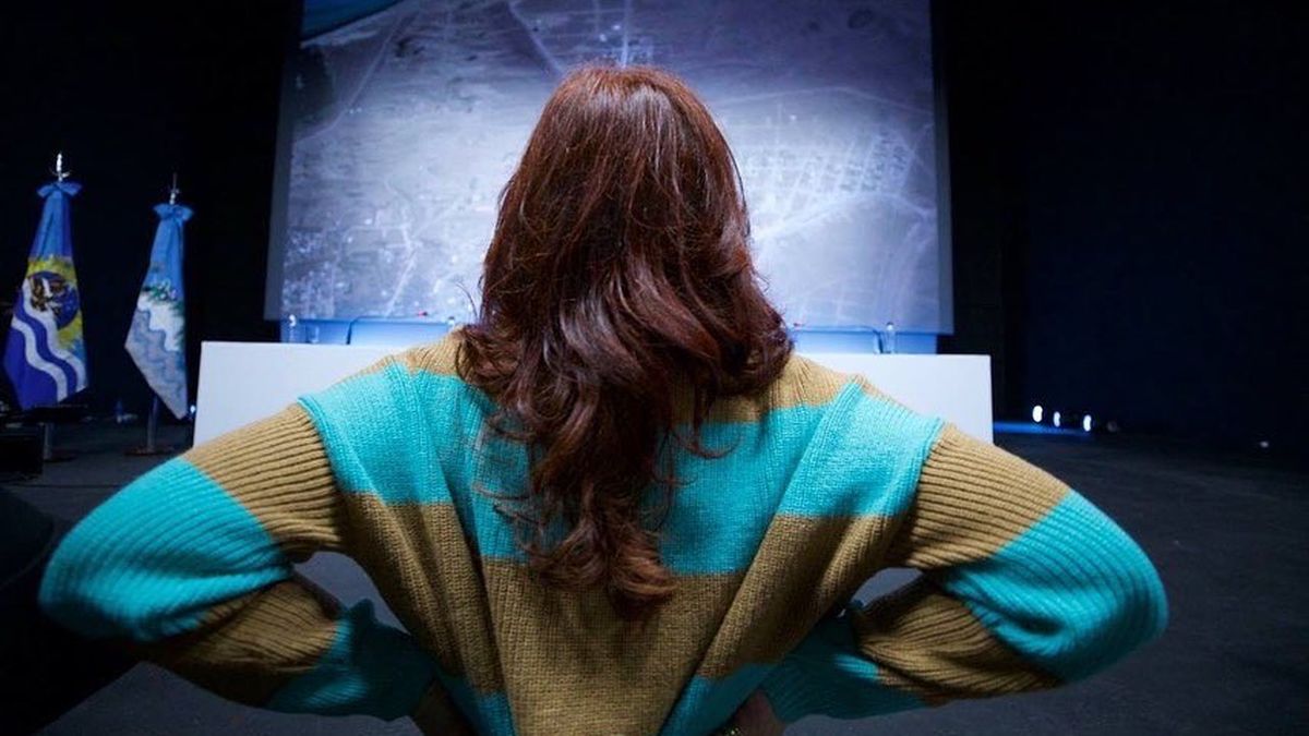 Preocupada por 2023, Cristina Kirchner toma el control del Gobierno y ...