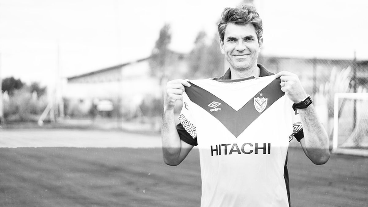 Pellegrino fue oficializado como nuevo técnico de Vélez
