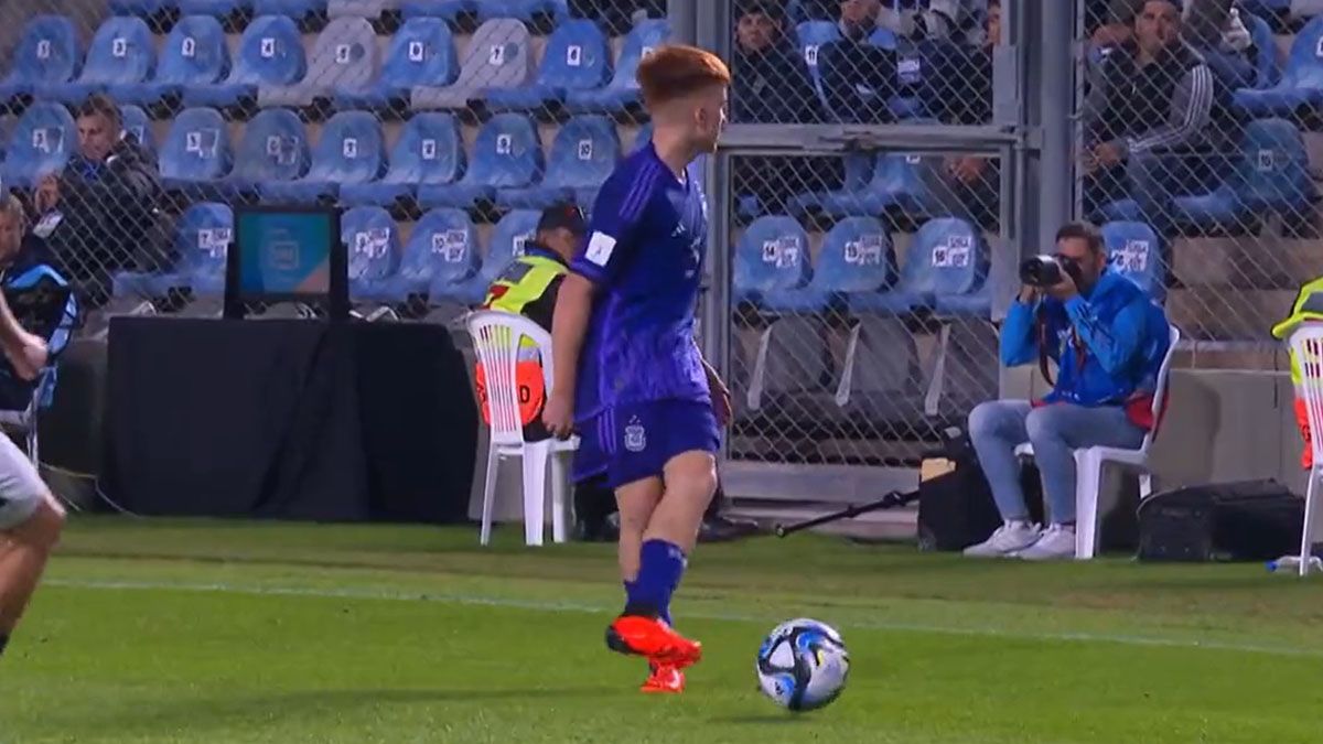 Valentín Barco y el pase no-look que hizo delirar al público en ...