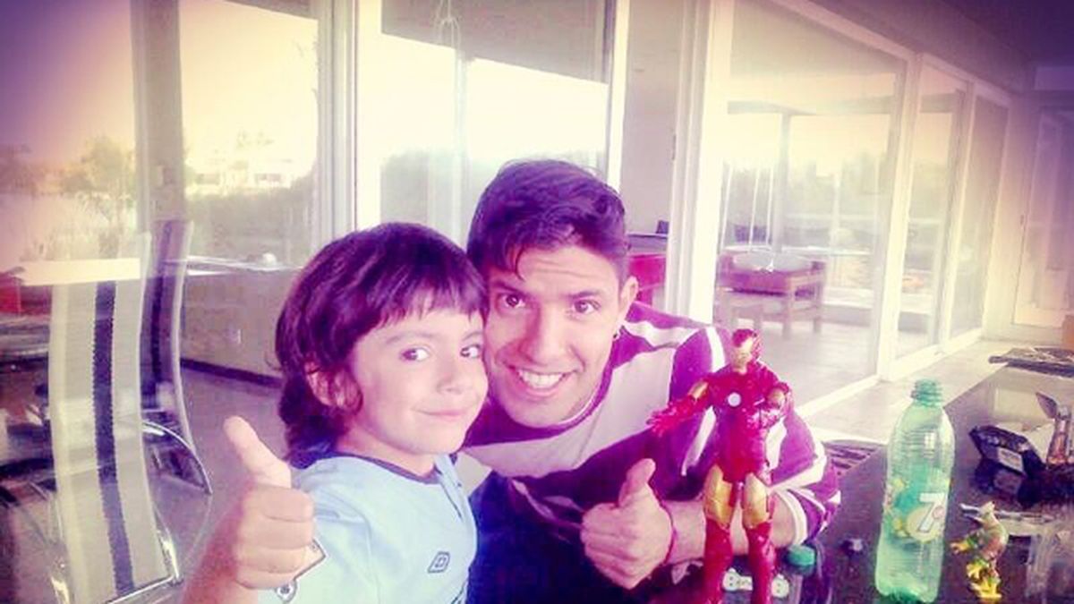 El Kun Agüero está en Buenos Aires y visitó a su hijo Benjamín