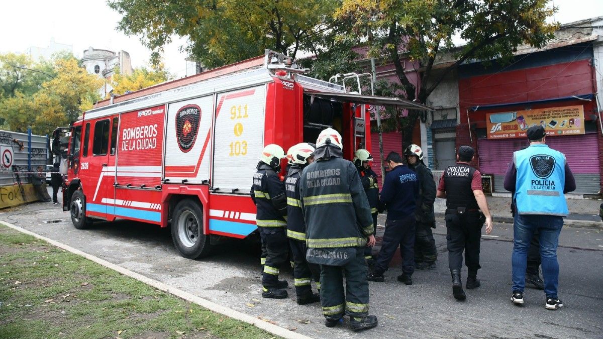 Derrumbe en Floresta: el gobierno porteño les ofreció 350 mil pesos a ...